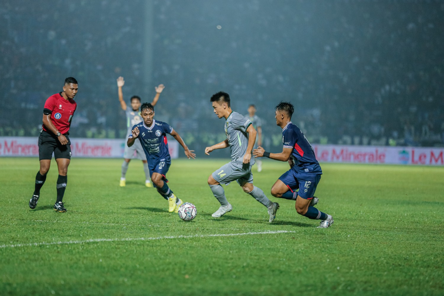 Photo Gallery Galeri Pertandingan Arema FC vs Persebaya| BRI Liga 1 ...